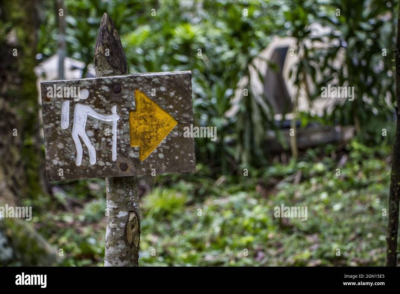 Road sign signs cuba hi-res stock photography and images - Alamy