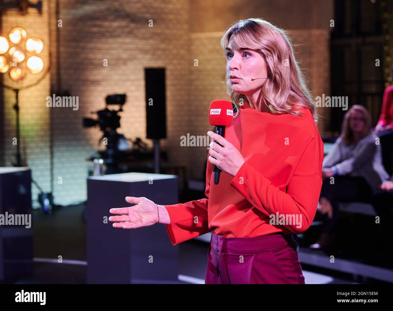 Berlin, Germany. 21st Sep, 2021. Jessy Wellmer moderates the RBB talk ...