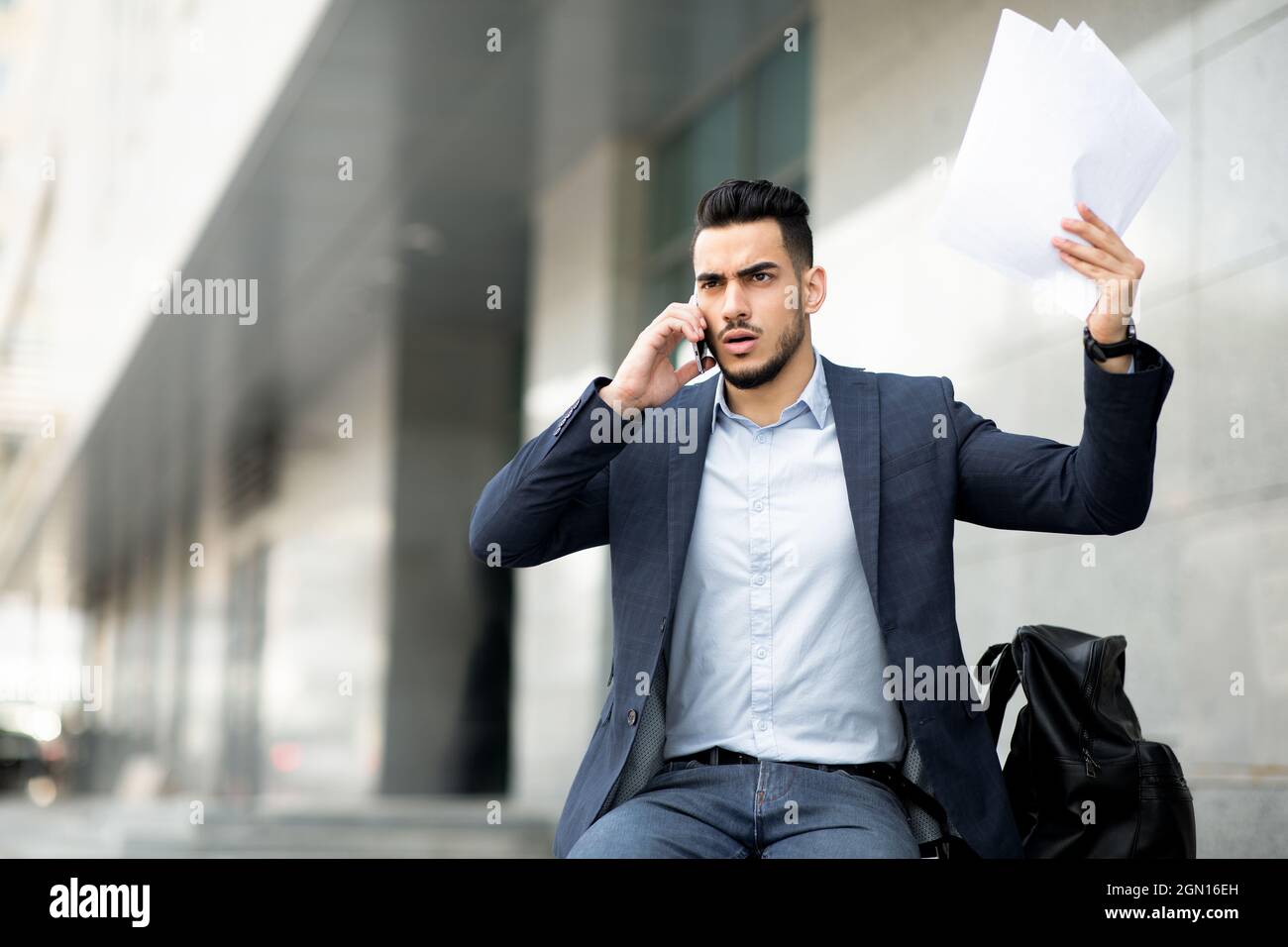 Angry man street hi-res stock photography and images - Alamy