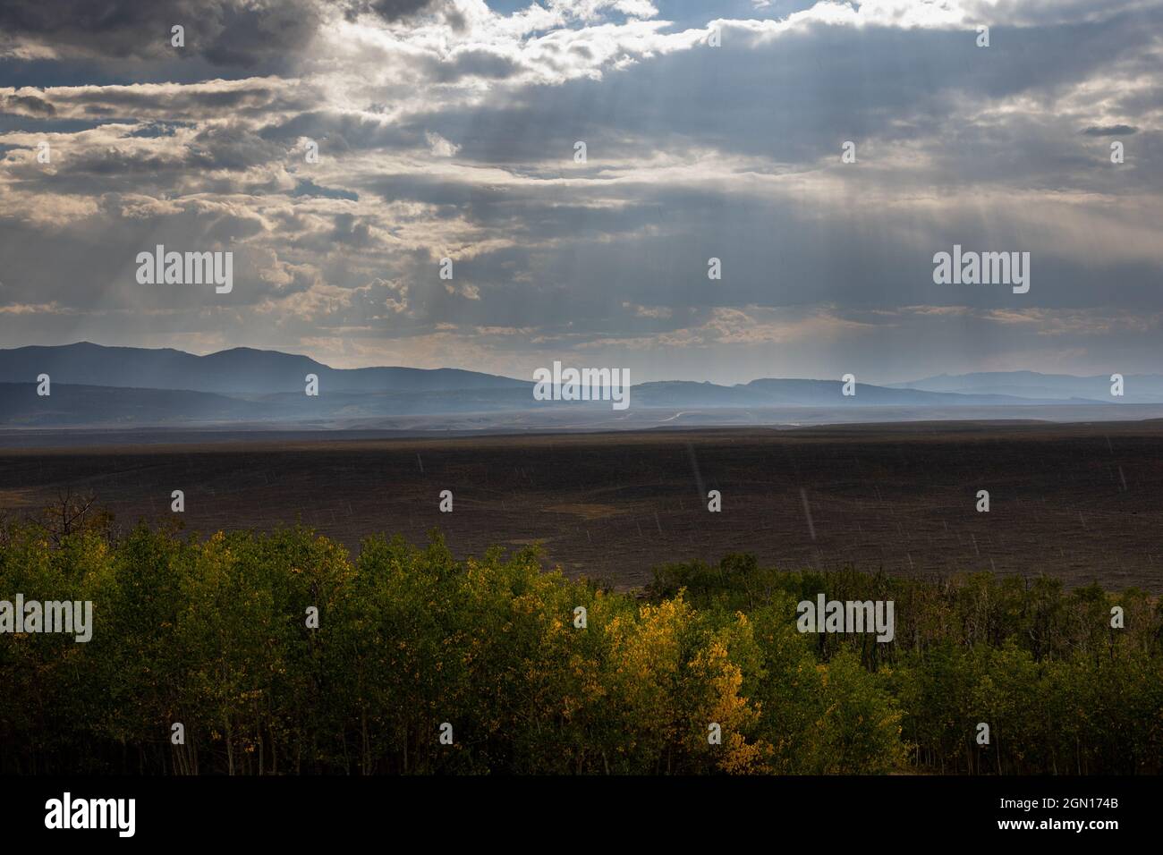 Mountains backgrounds hi-res stock photography and images - Alamy