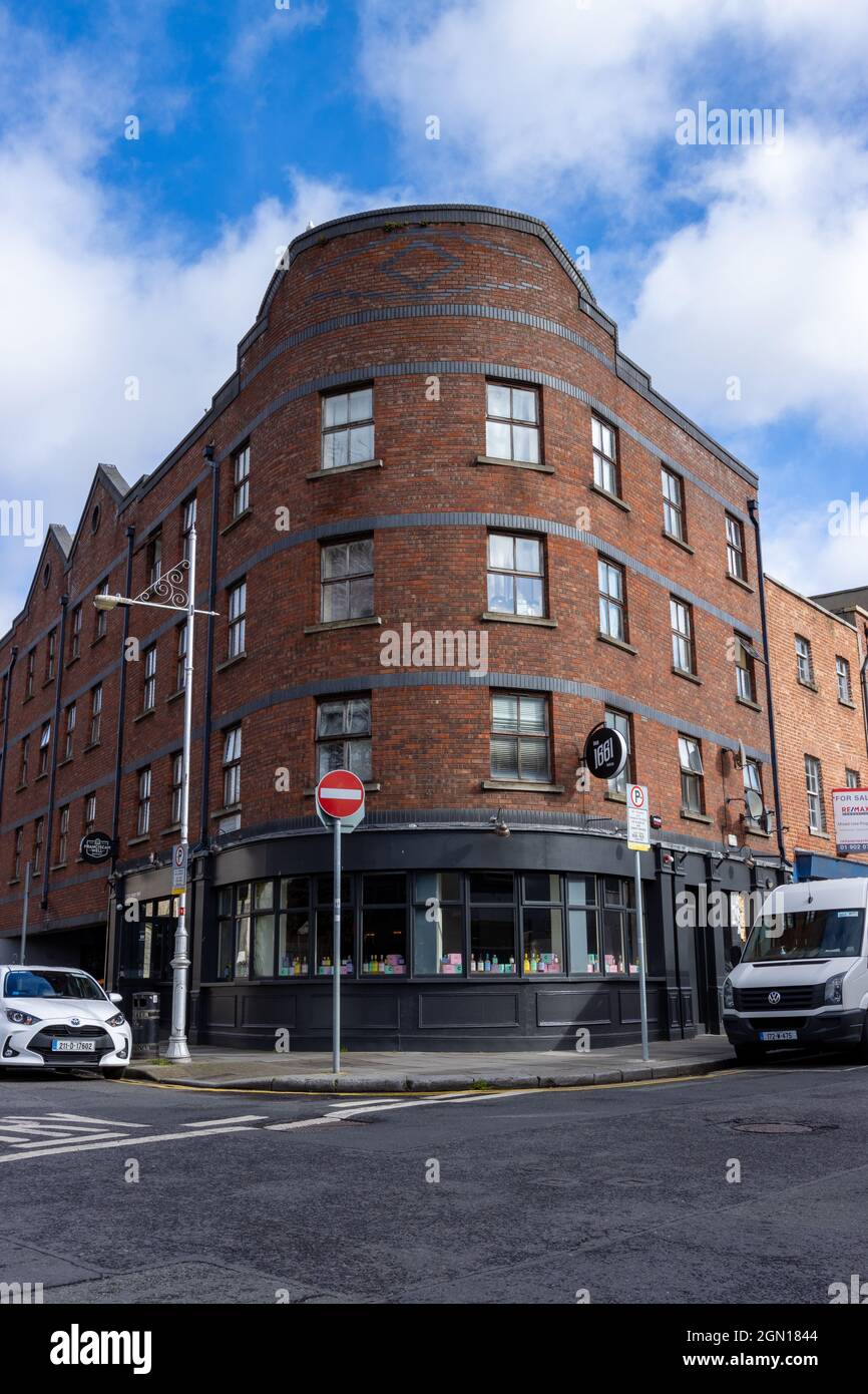 Brewery corner bar hi-res stock photography and images - Alamy