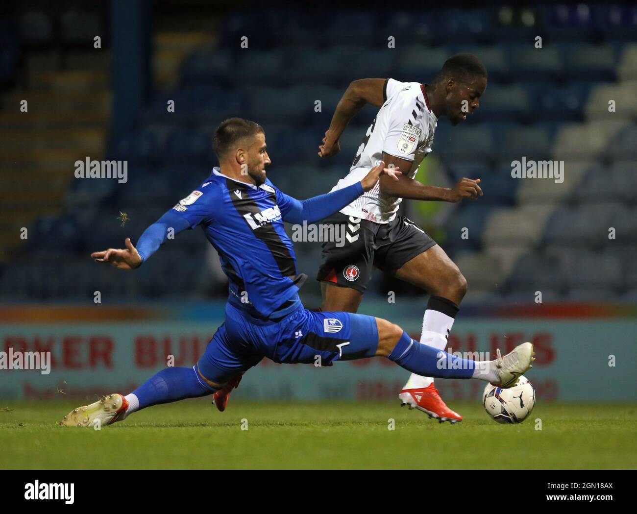 Charlton athletics jonathan leko battle hi-res stock photography and ...