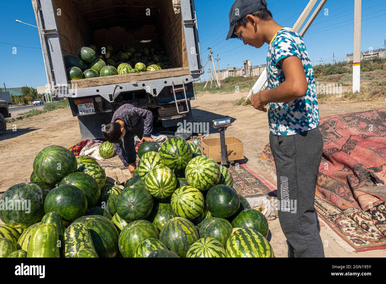 Watermelon seller man hi-res stock photography and images - Alamy