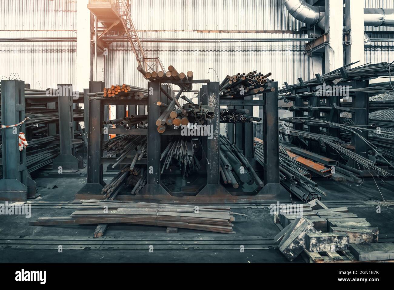 Pipe rack hi-res stock photography and images - Alamy