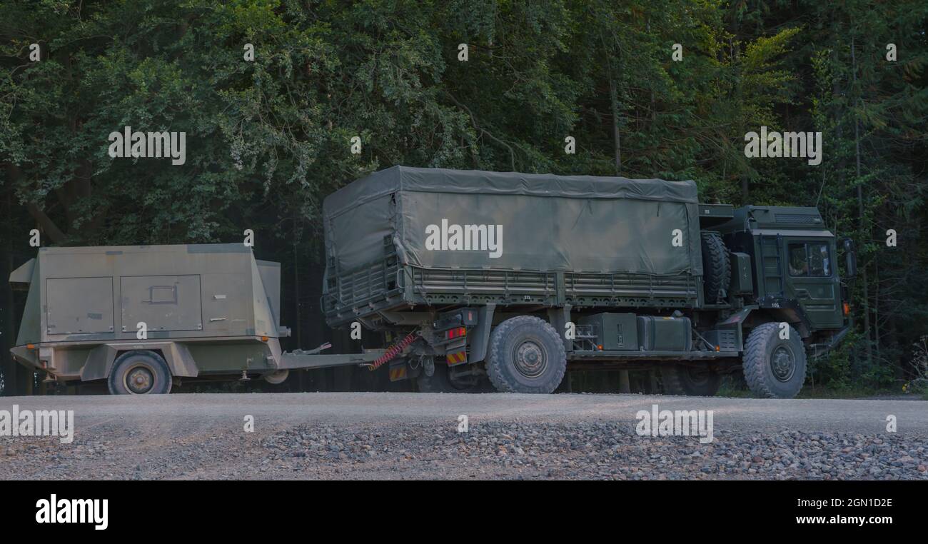 British army MAN SV 4x4 army logistics lorry vehicle truck with trailer ...