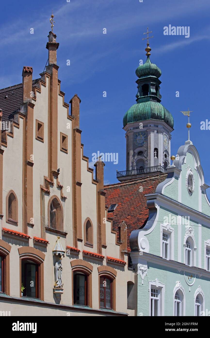 Old facades at Marienplatz, Freising, Upper Bavaria, Bavaria, Germany ...