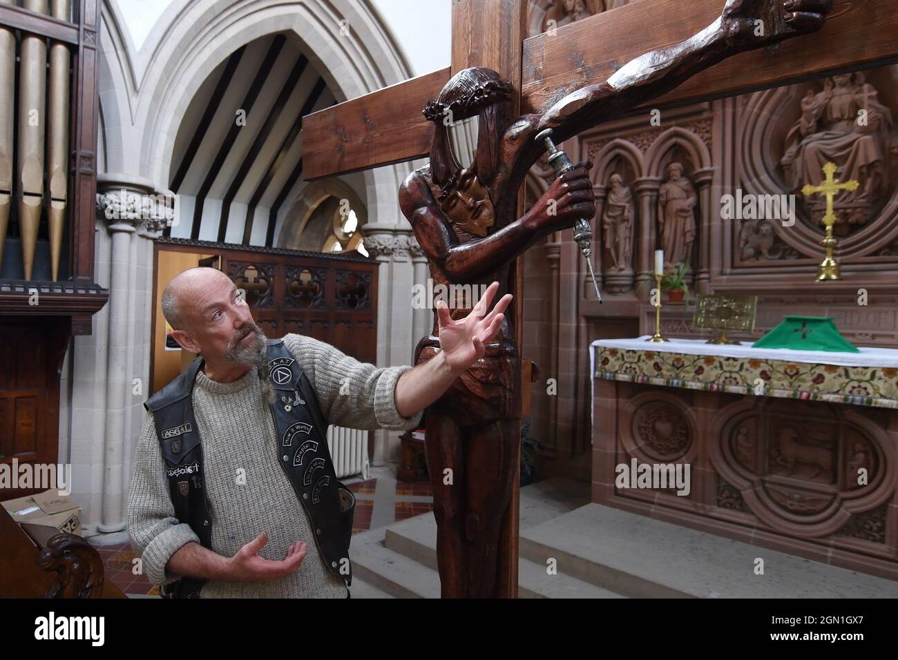 Dumbarton, Scotland, UK. 21st Sep, 2021. PICTURED: Artist, John ...