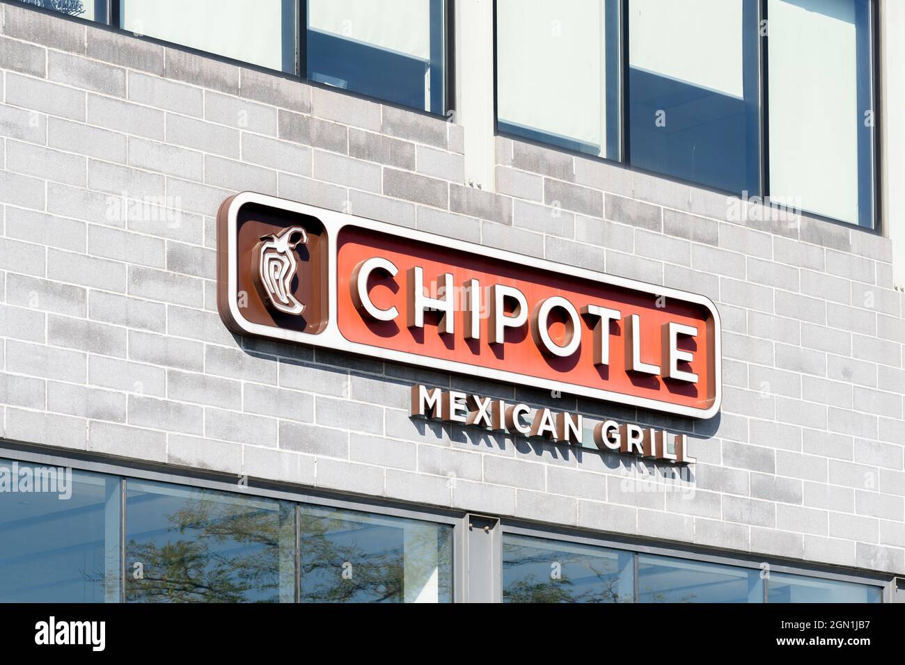 Chipotle restaurant building hi-res stock photography and images - Alamy