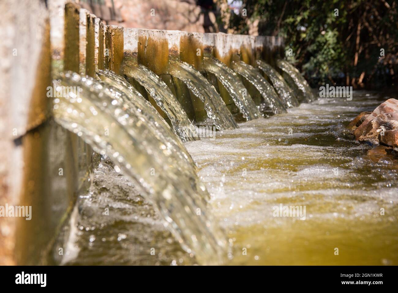 Flowing water art hi-res stock photography and images - Alamy