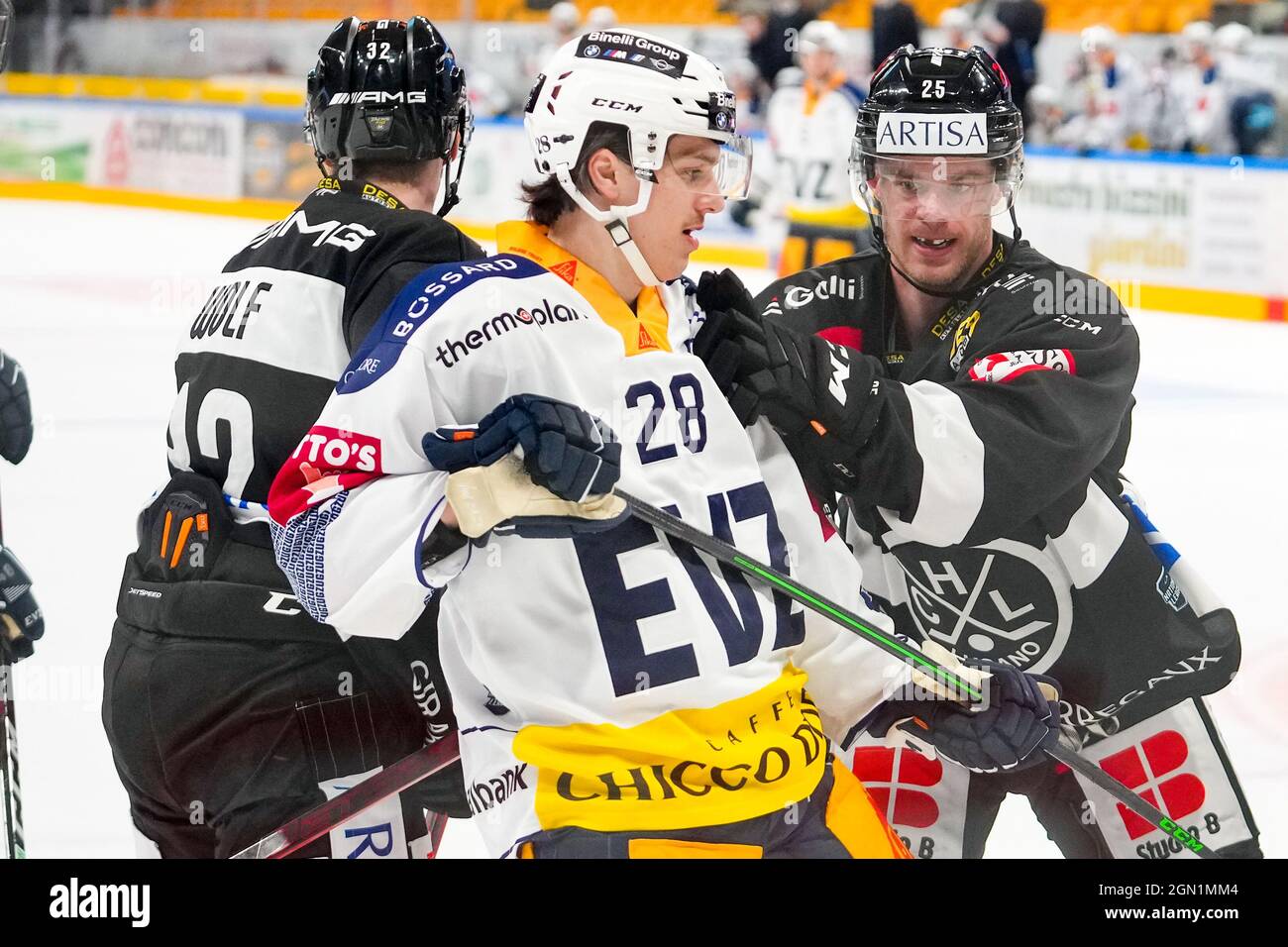 21.09.2021, Porza, Corner Arena, NL: HC Lugano - EV Zug, #25 Mirco ...
