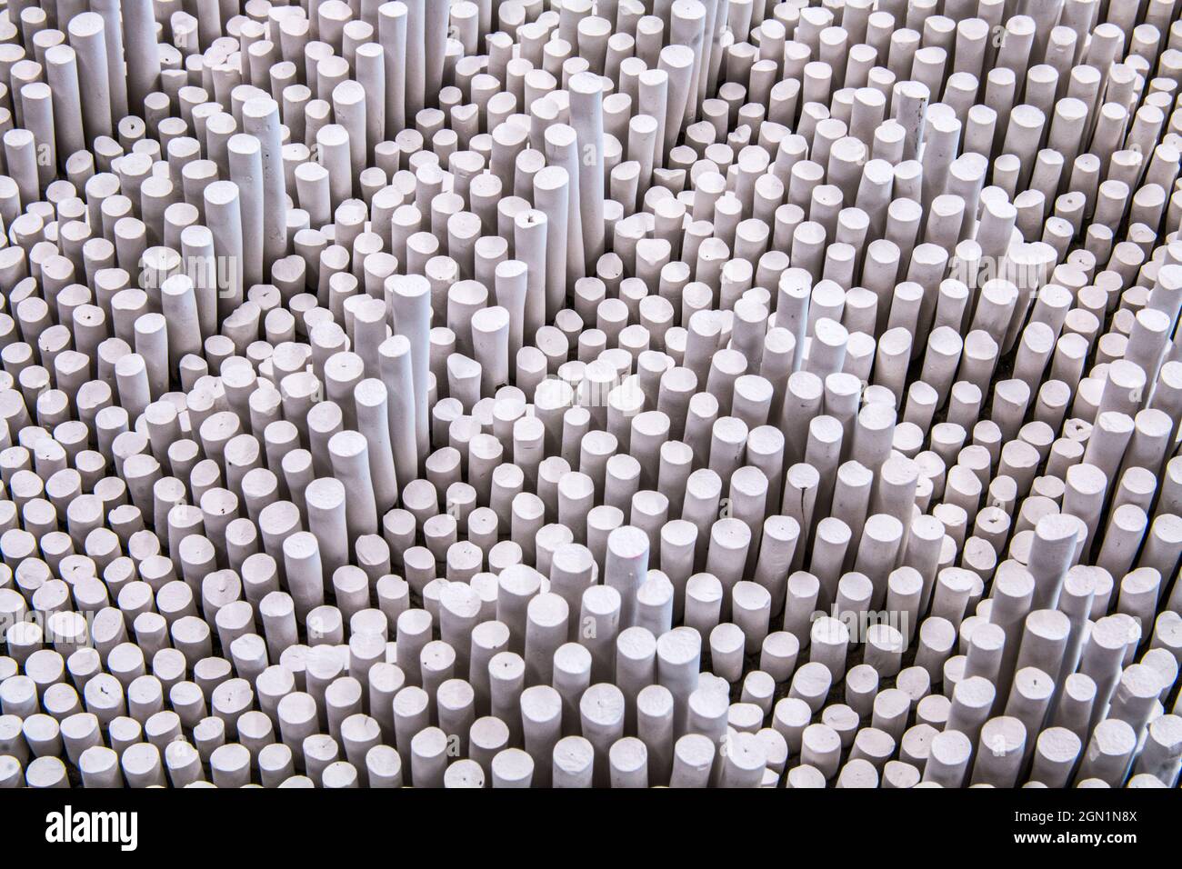 Modern background of white columns Stock Photo - Alamy