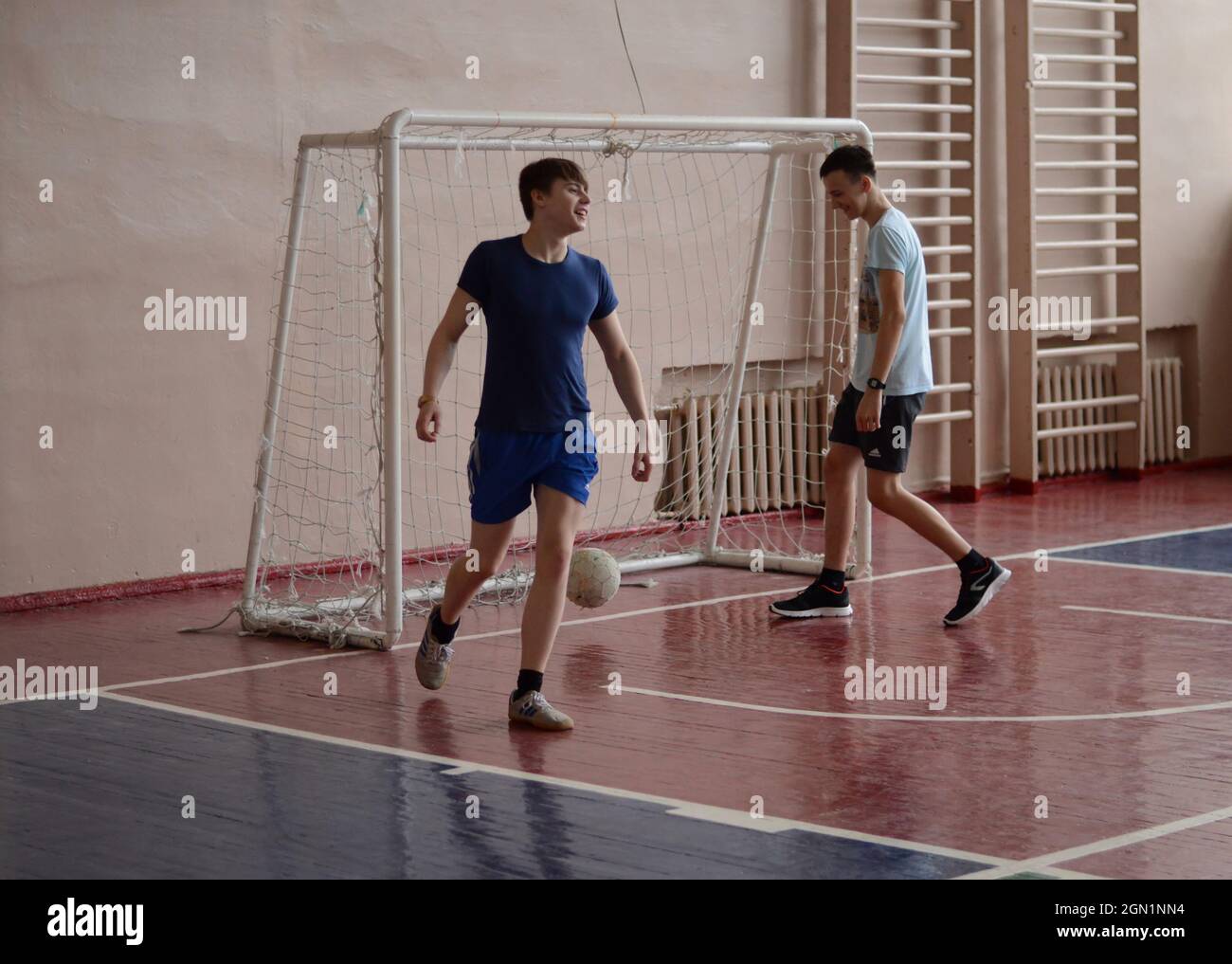 Kids playing soccer top view hi-res stock photography and images - Alamy