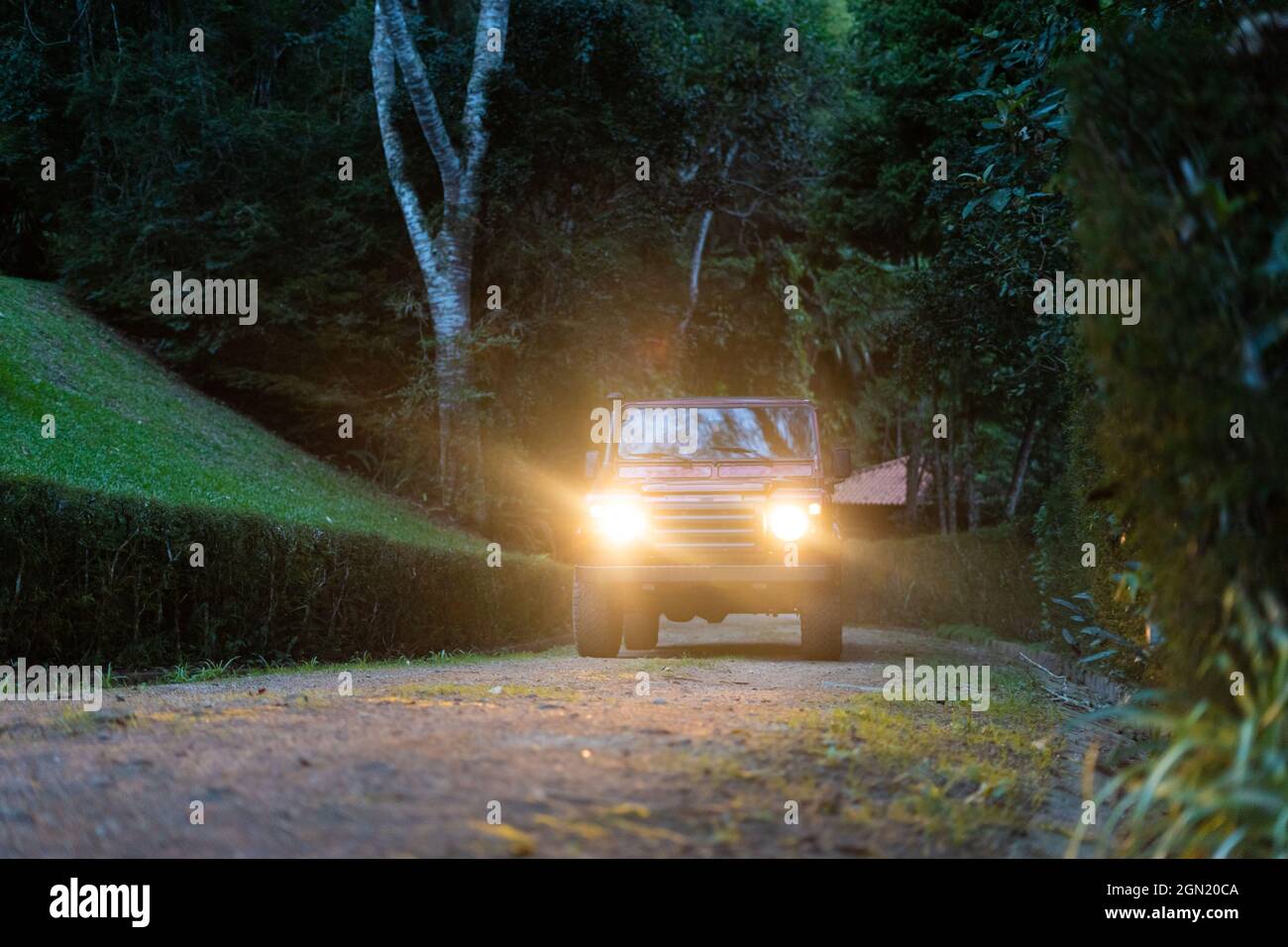 Headlights on highway hi-res stock photography and images - Alamy