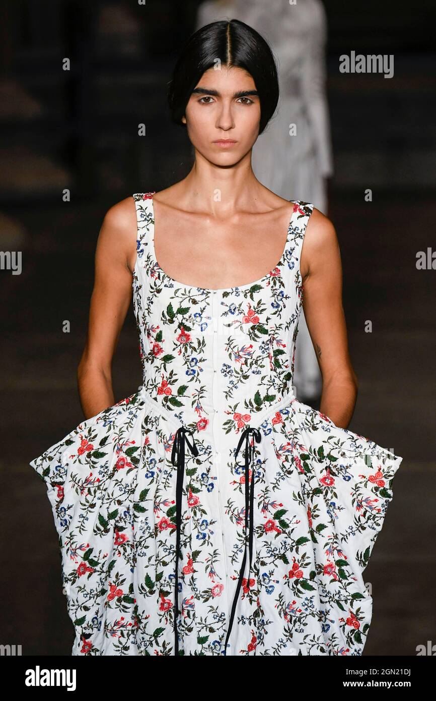 ERDEM SS22 runway during London Fashion Week on September 2021 - London ...