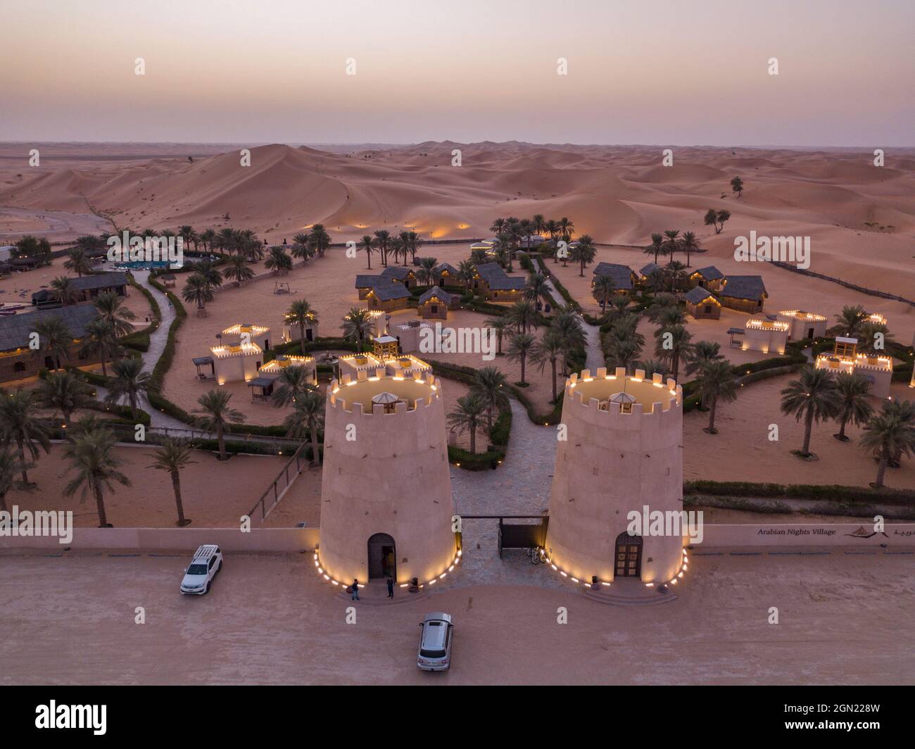 Razeen desert hi-res stock photography and images - Alamy