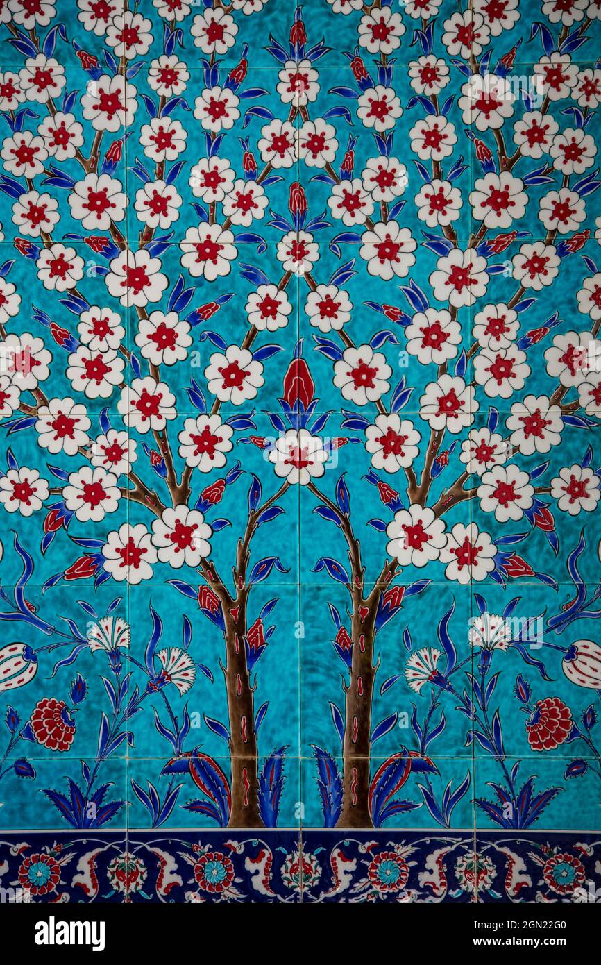 Detail of the tiles inside the Sheikh Zayed Grand Mosque (Sheikh Zayed ...