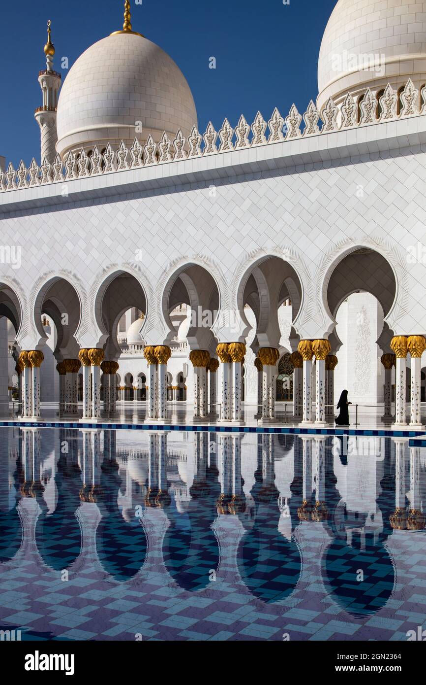 Reflection of the Sheikh Zayed Grand Mosque (Sheikh Zayed Bin Sultan Al ...