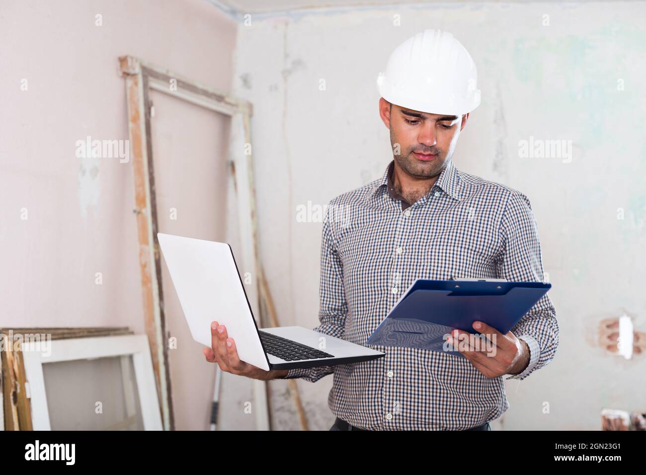 Foreman folder hi-res stock photography and images - Alamy