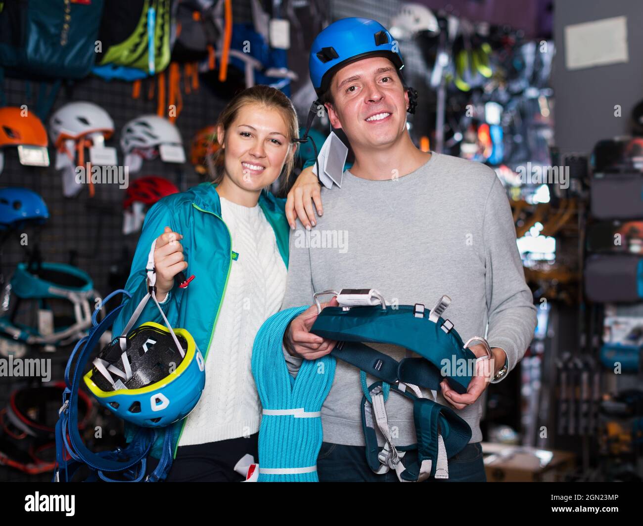 Climbing equipment shop hi-res stock photography and images - Alamy