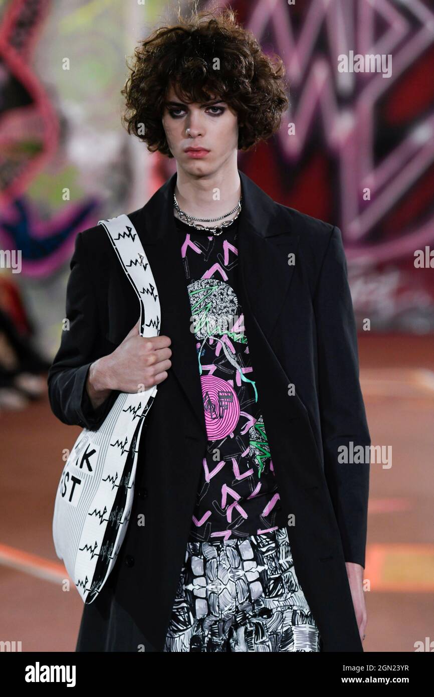 Mark fast fashion designer hi-res stock photography and images - Alamy