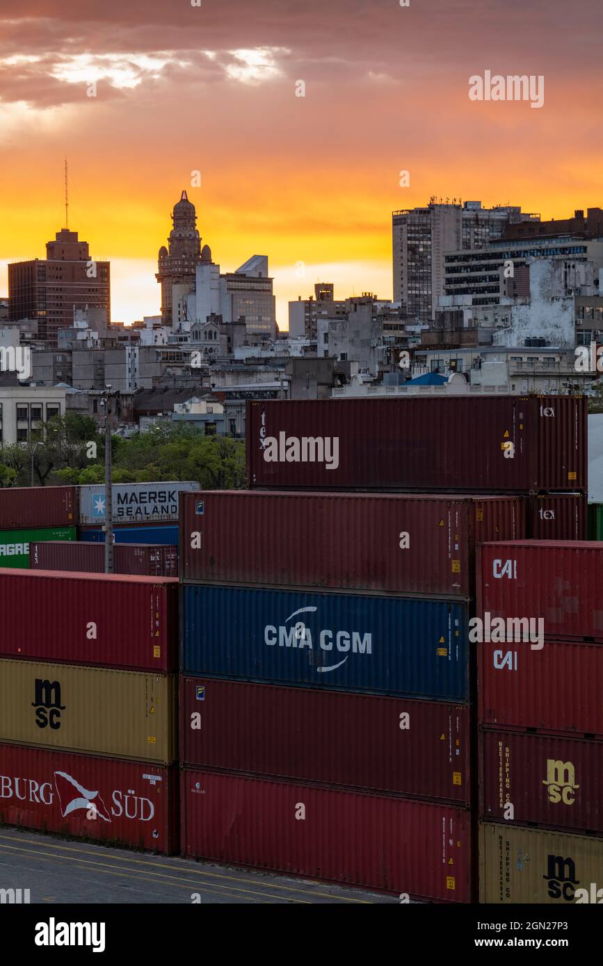 Montevideo uruguay containers port hi-res stock photography and images ...