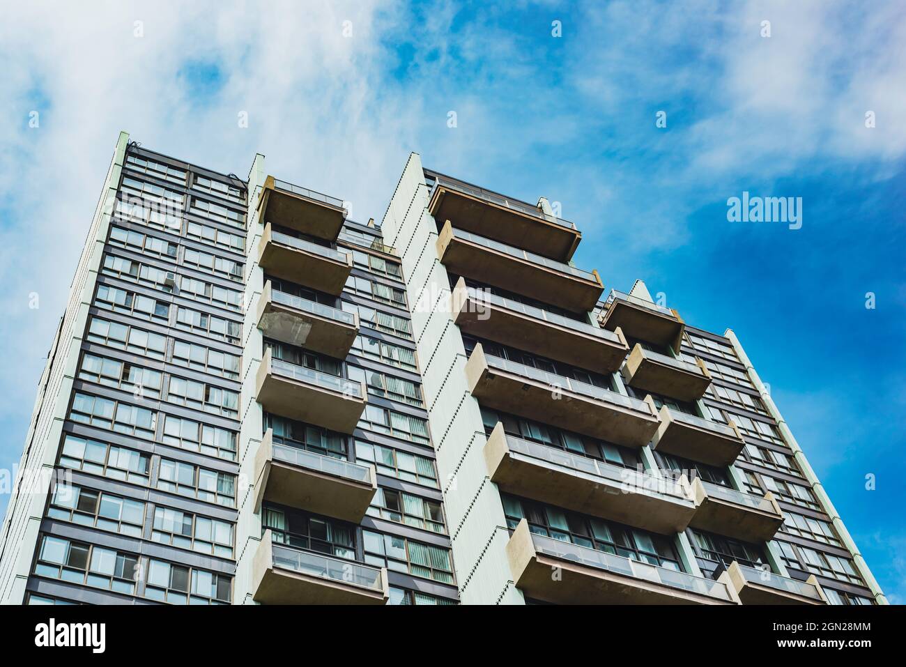 Tall apartment building buildings hi-res stock photography and images ...