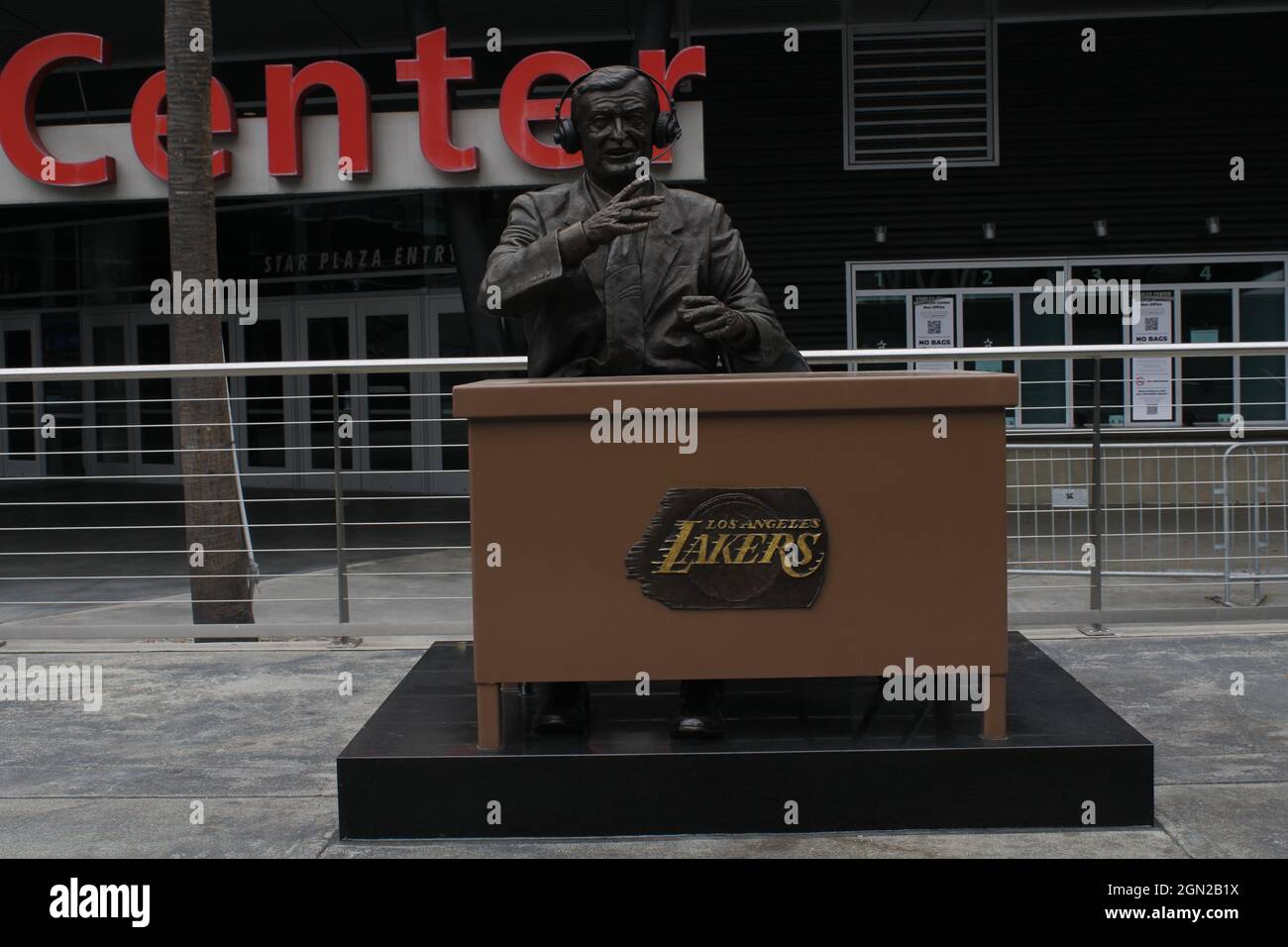 The Jello is jiggling Stock Photo - Alamy