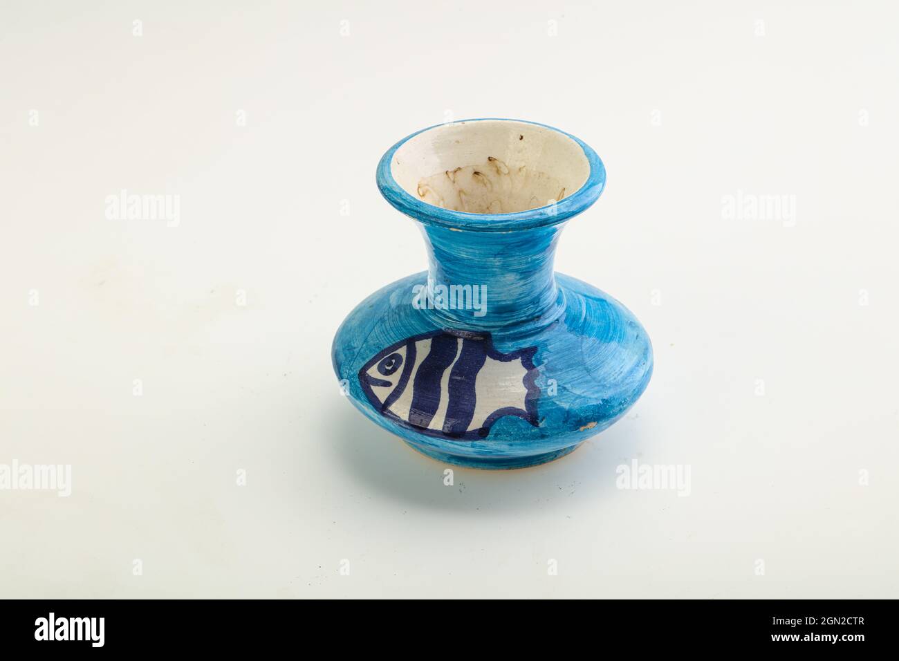 Empty ceramic vase for flovers isolated Stock Photo - Alamy