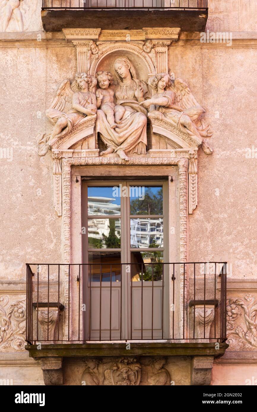 Switzerland balcony hi-res stock photography and images - Alamy