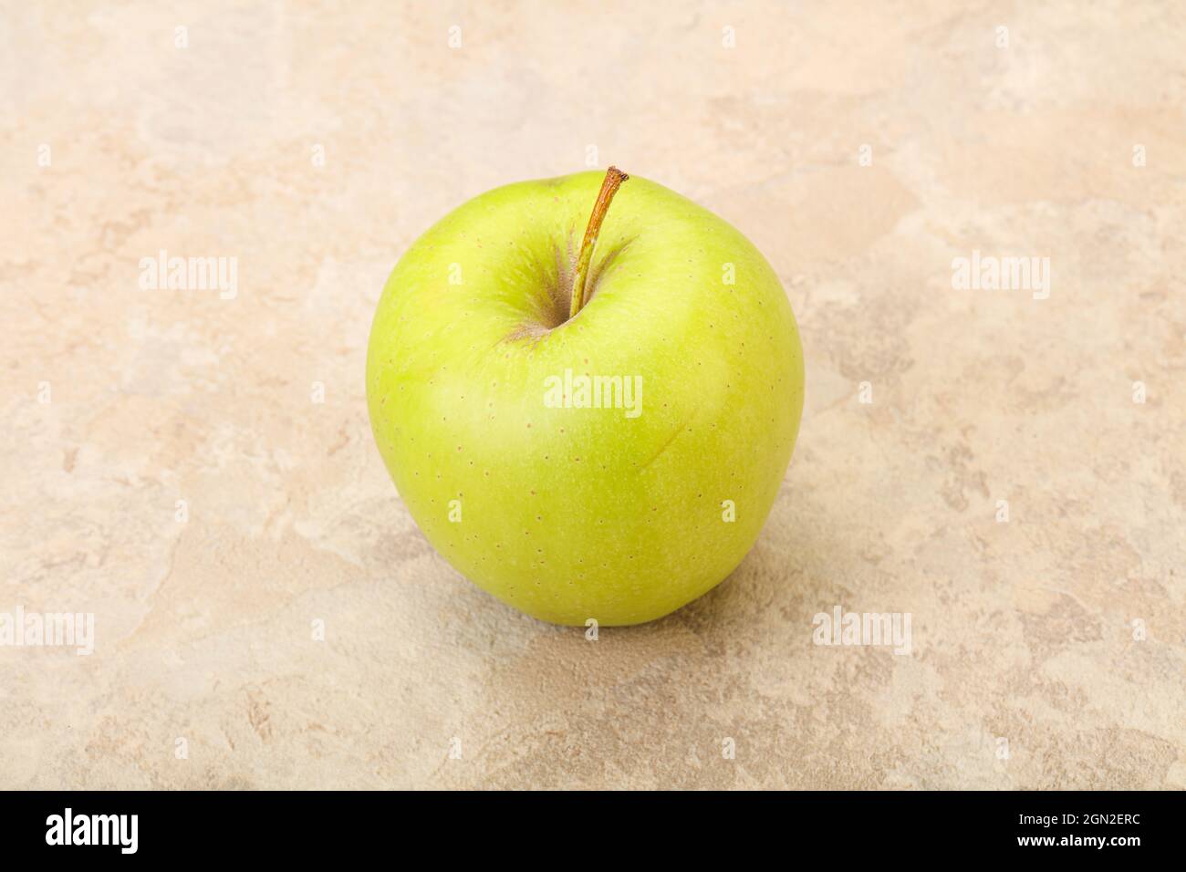Ripe and sweet green tasty apple Stock Photo - Alamy