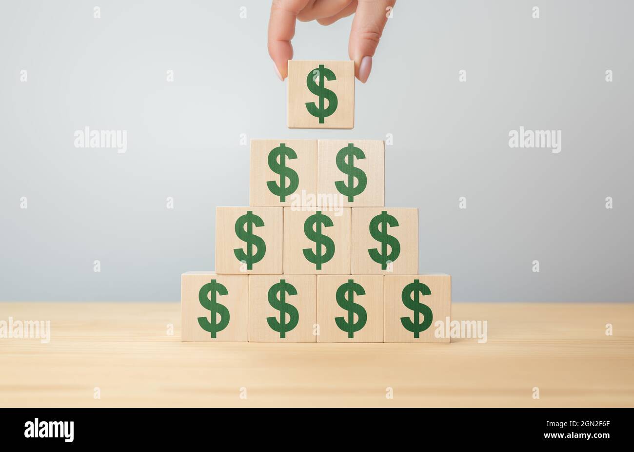 American dollar pyramid hi-res stock photography and images - Alamy