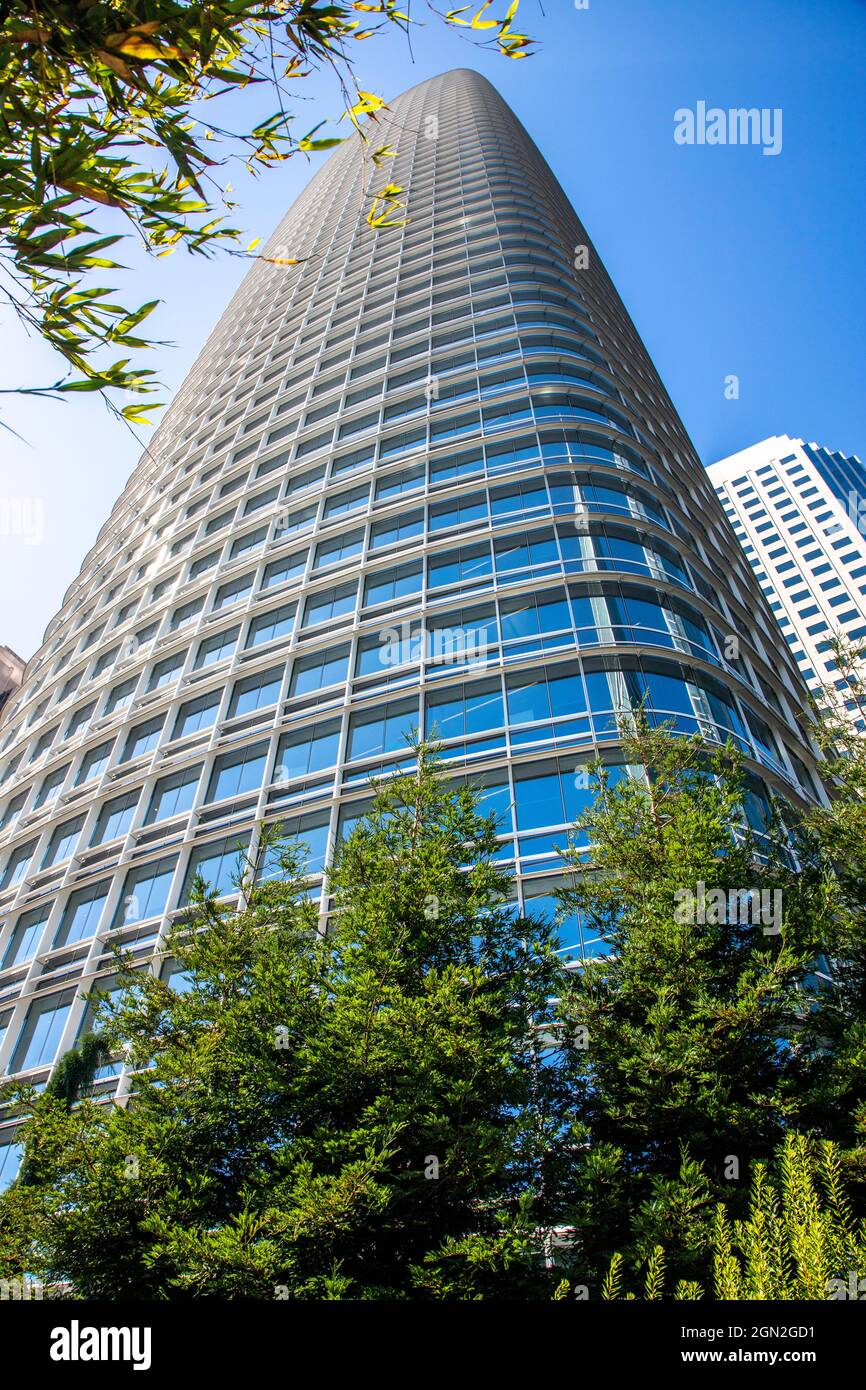 Salesforce tower transit building hi-res stock photography and images ...