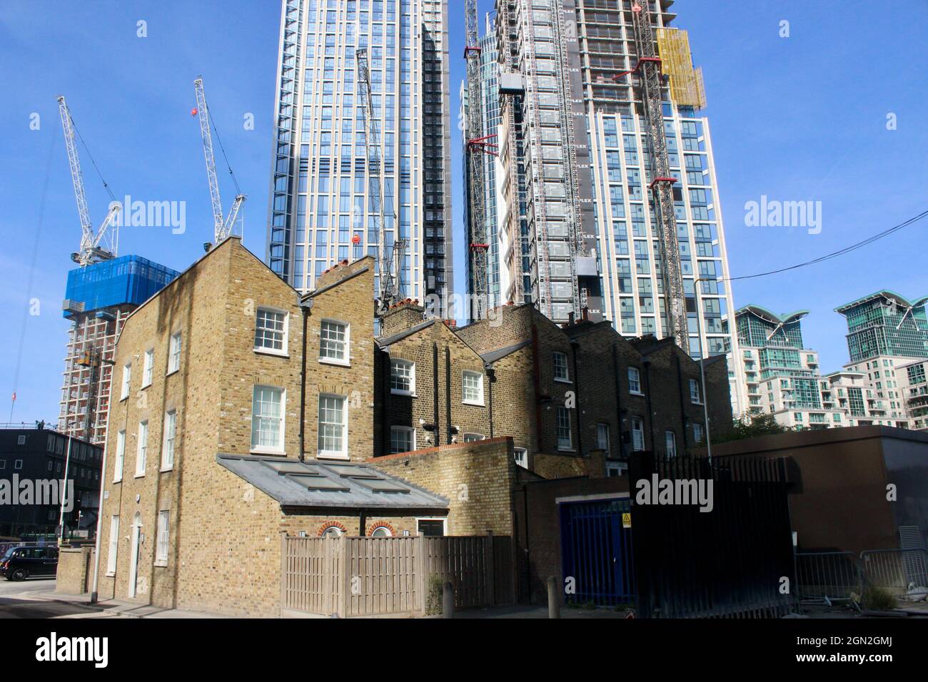 Nine elms skyscrapers hi-res stock photography and images - Alamy