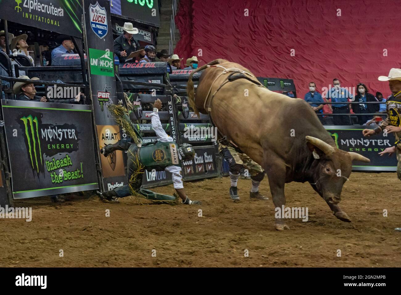 Newark, USA. 19th Sep, 2021. Keyshawn Whitehorse rides Apper's Mind ...