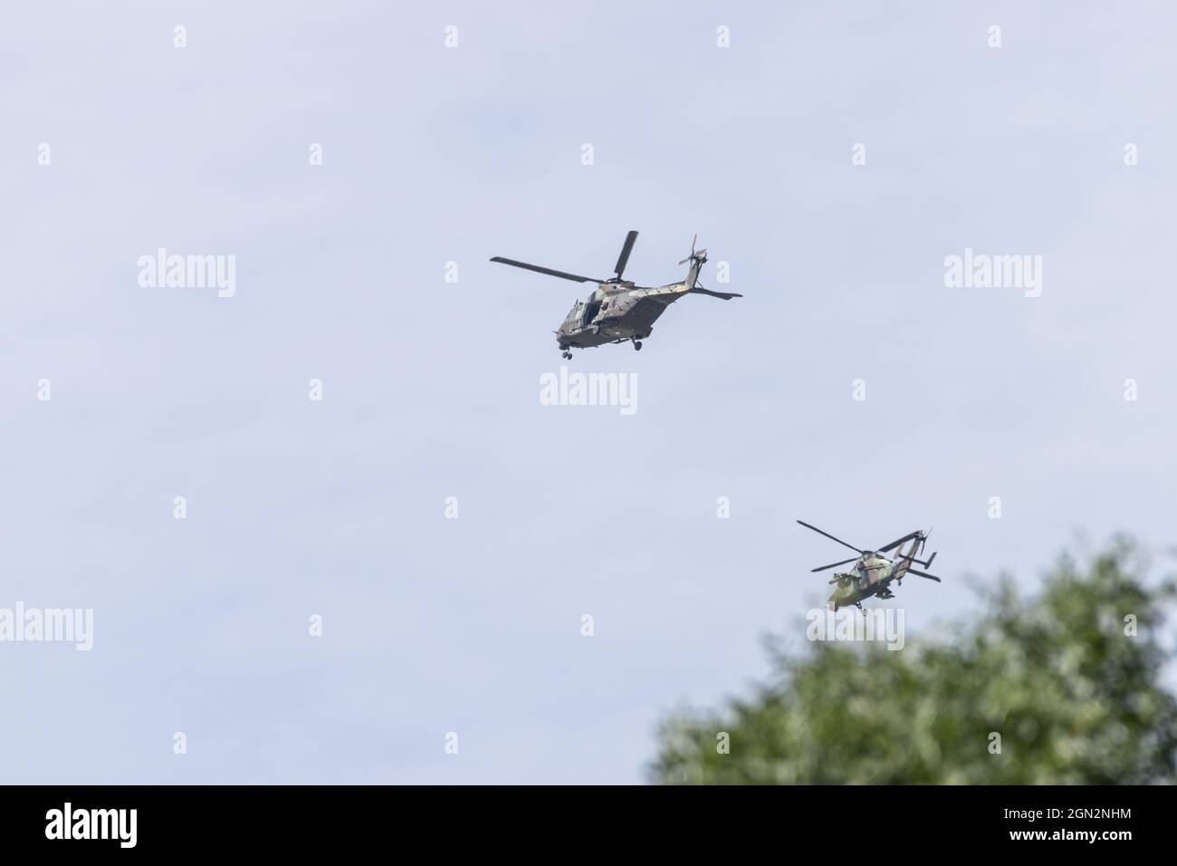 Spanish army machine gun hi-res stock photography and images - Alamy