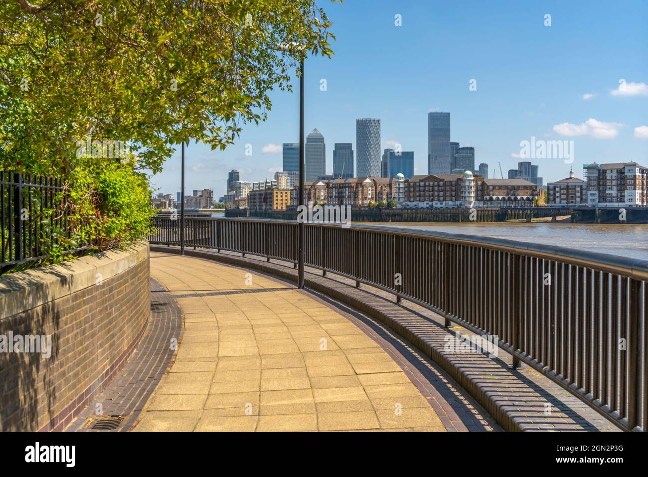 View of Canary Wharf Financial District and from the Thames Path ...