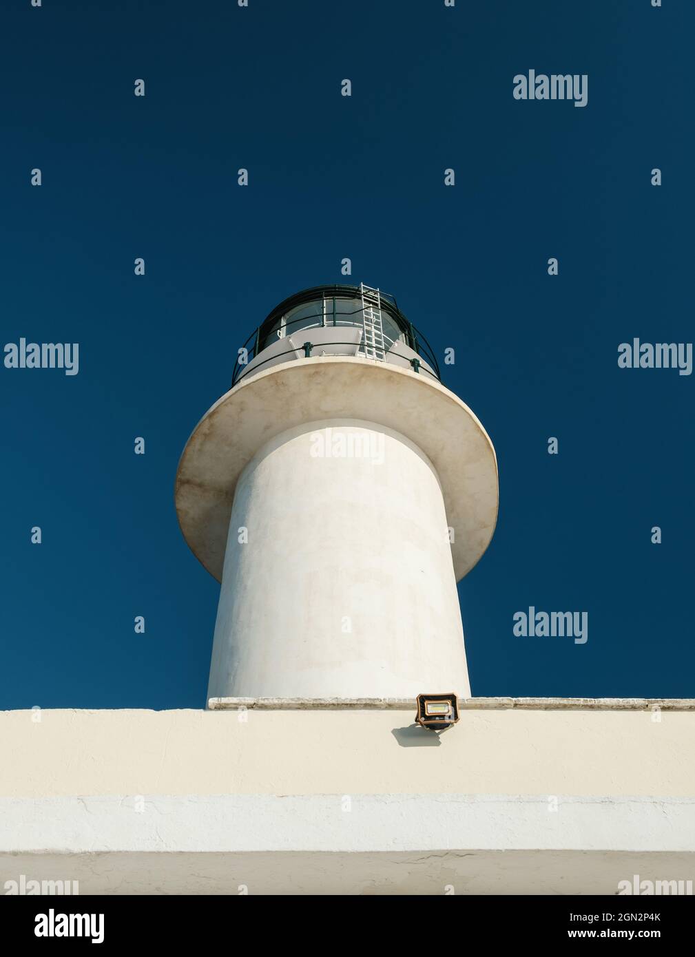White lighthouse Stock Photo - Alamy