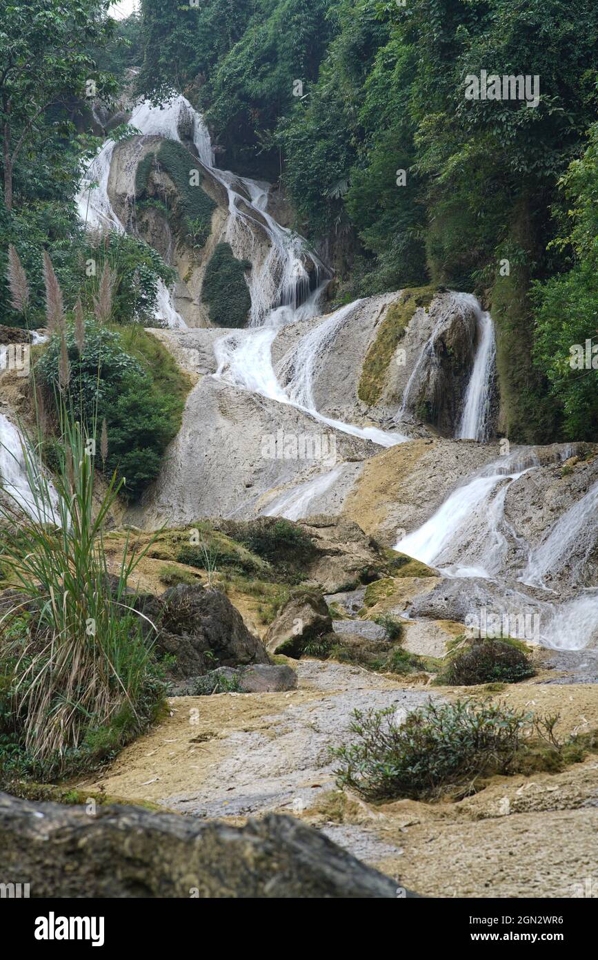 Nam Pau waterfall in Ha Giang province northern Vietnam Stock Photo - Alamy