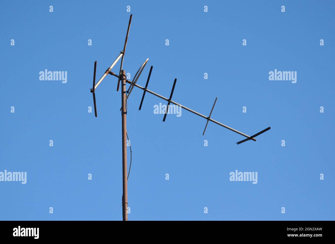 Old tv antenna on hi-res stock photography and images - Alamy