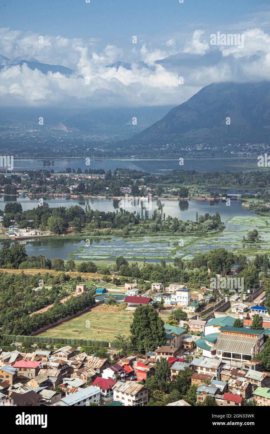 Vertical shot of a beautiful aerial view of Srinagar from Hari Parbat ...
