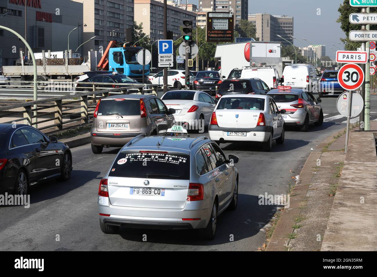 30 speed limite hi-res stock photography and images - Alamy