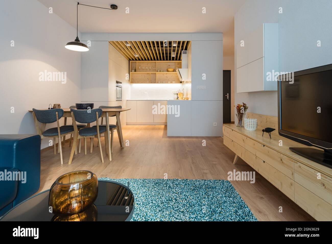 Kitchen to living room hi-res stock photography and images - Alamy