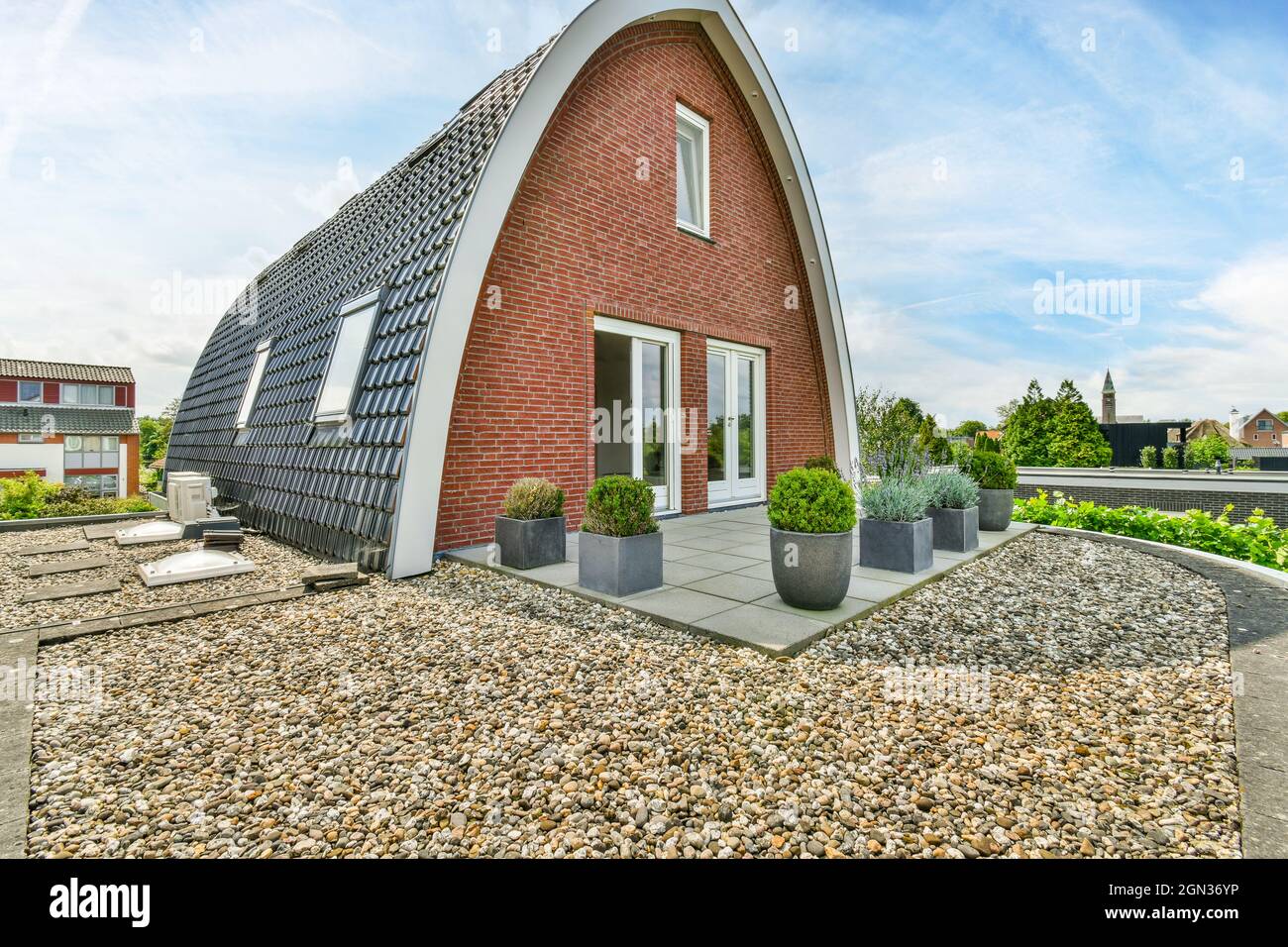 Arched roof building exterior hi-res stock photography and images - Alamy