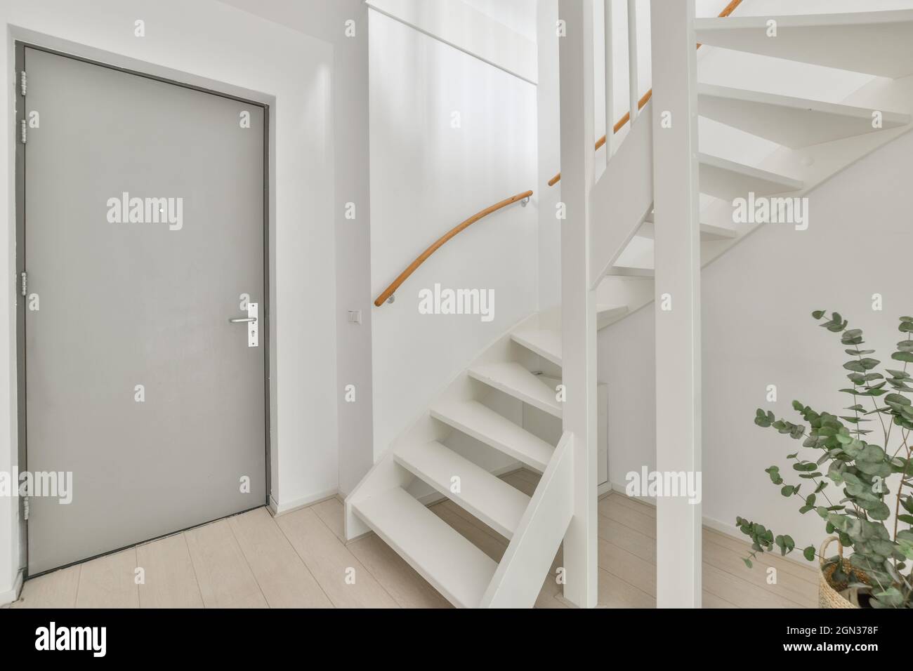 Step stair doorway door inside hi-res stock photography and images - Alamy