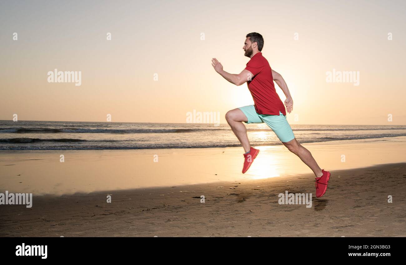 Jogging beach caribbean hi-res stock photography and images - Alamy