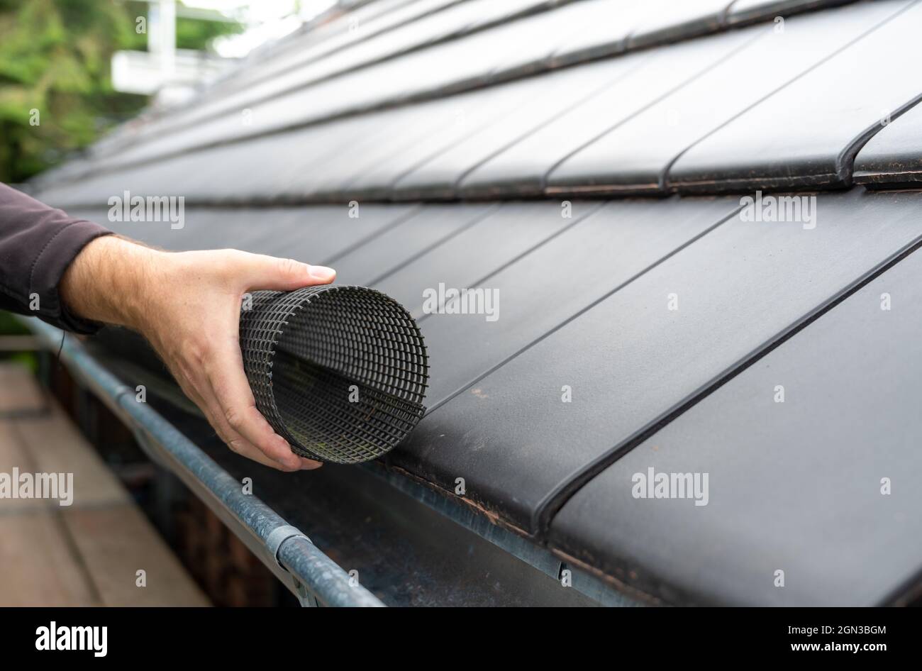 Tile protect from rain hi-res stock photography and images - Alamy