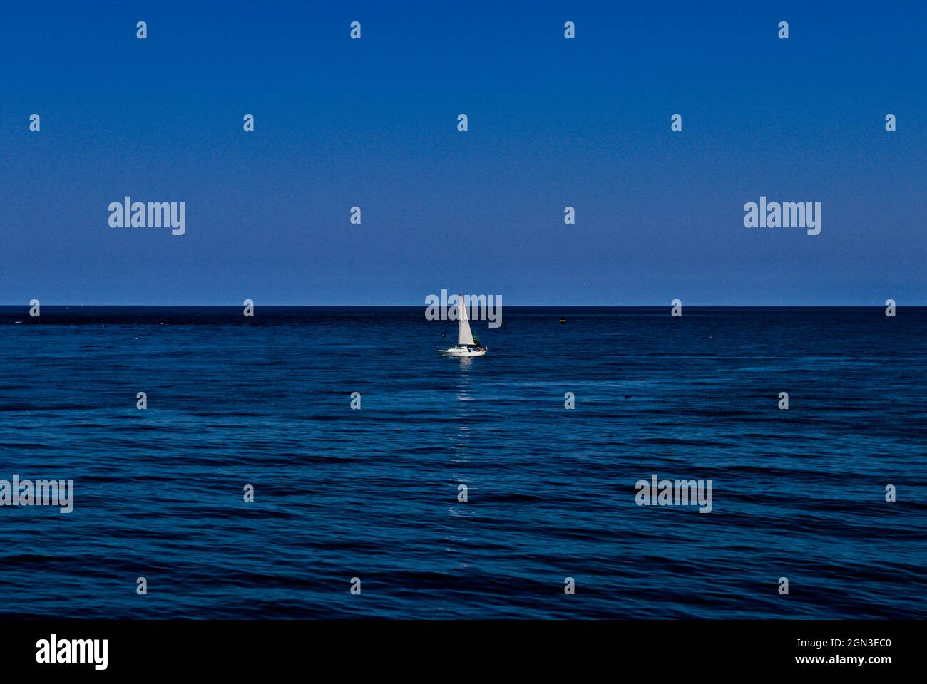 Small yacht at sea hi-res stock photography and images - Alamy