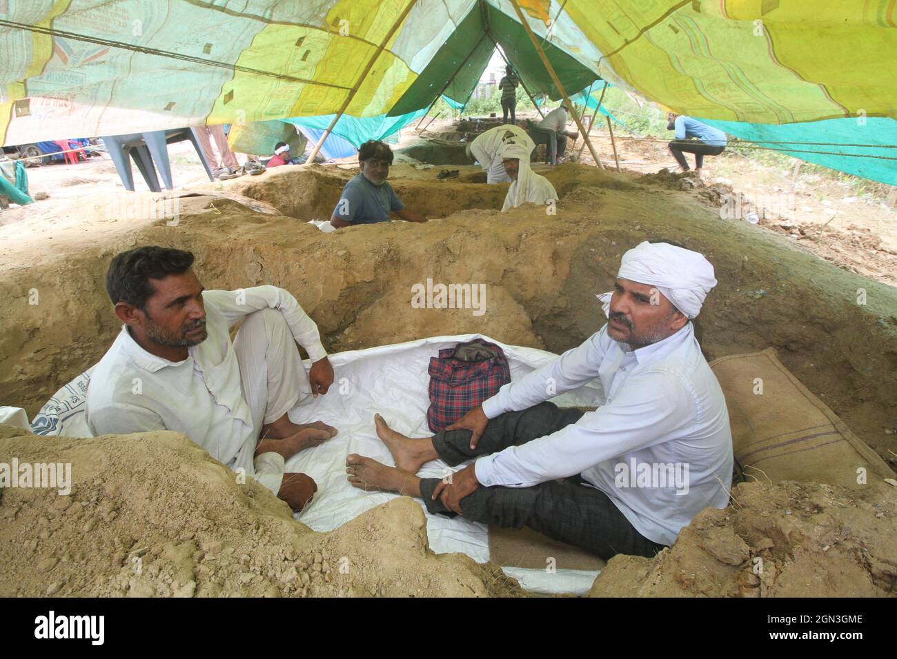 Mandola village hi-res stock photography and images - Alamy