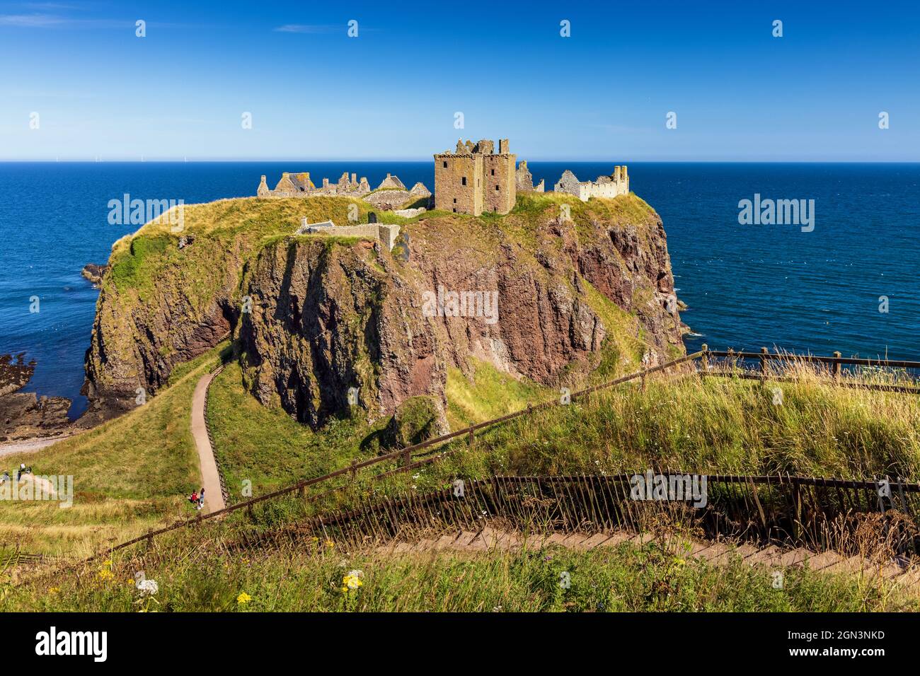 Dunnottar castle hi-res stock photography and images - Alamy