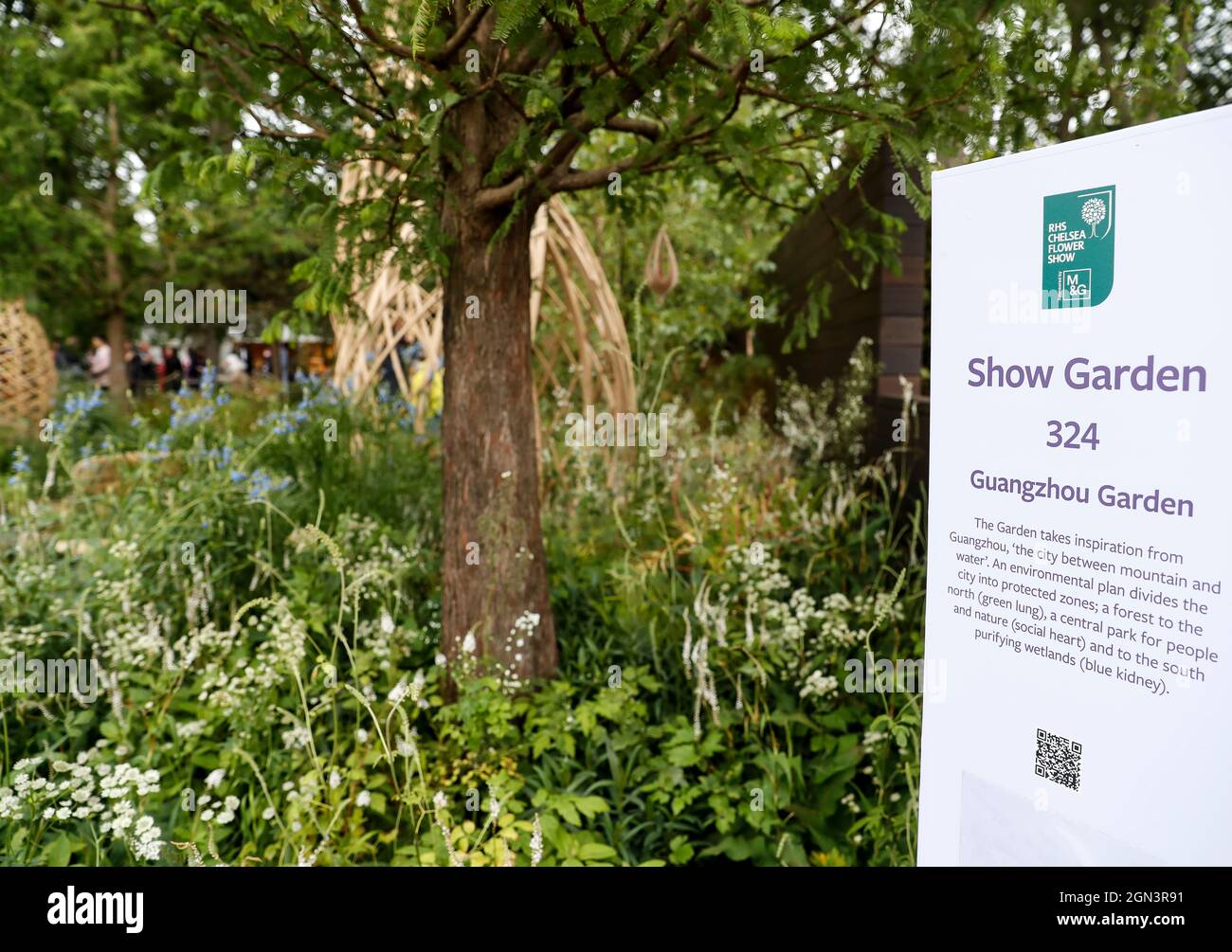 Chelsea flower show 2021 show gardens hi-res stock photography and ...